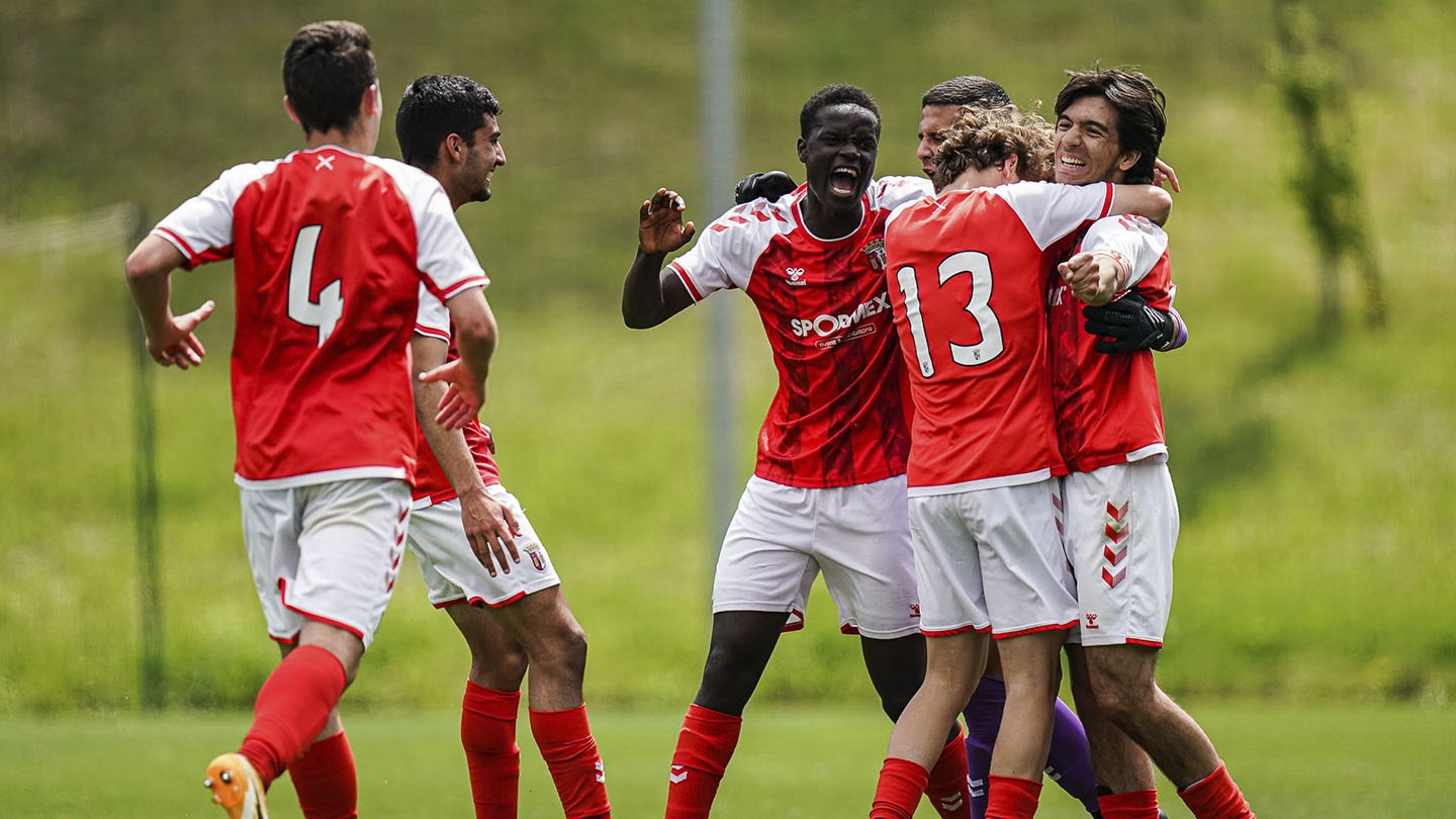 Sub-17 vencem o FC Porto - Sporting Clube de Braga