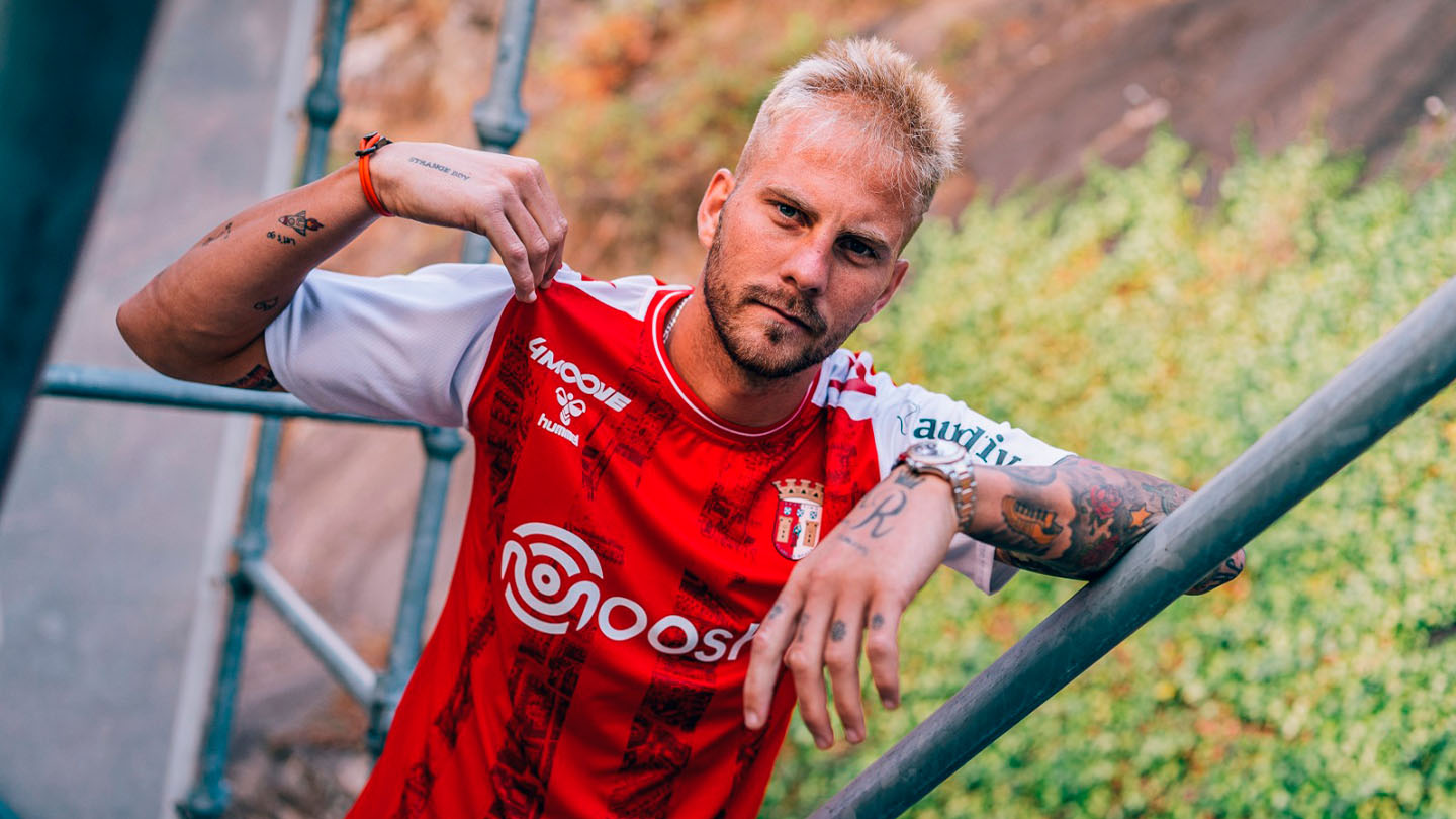 Uroš Račić: "Estou muito feliz por representar este grande clube ...