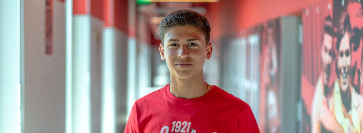 Alex Sousa assina contrato profissional - Sporting Clube de Braga