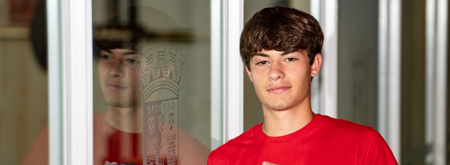 Edgar Mota assina contrato profissional - Sporting Clube de Braga