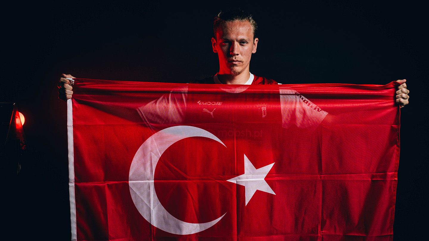 Serdar na derrota da Turquia frente à Irlanda - Sporting Clube de Braga