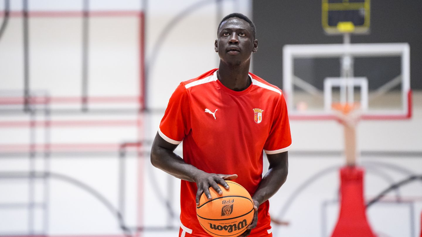 Lamine Banora: "Queremos ganhar" - Sporting Clube de Braga